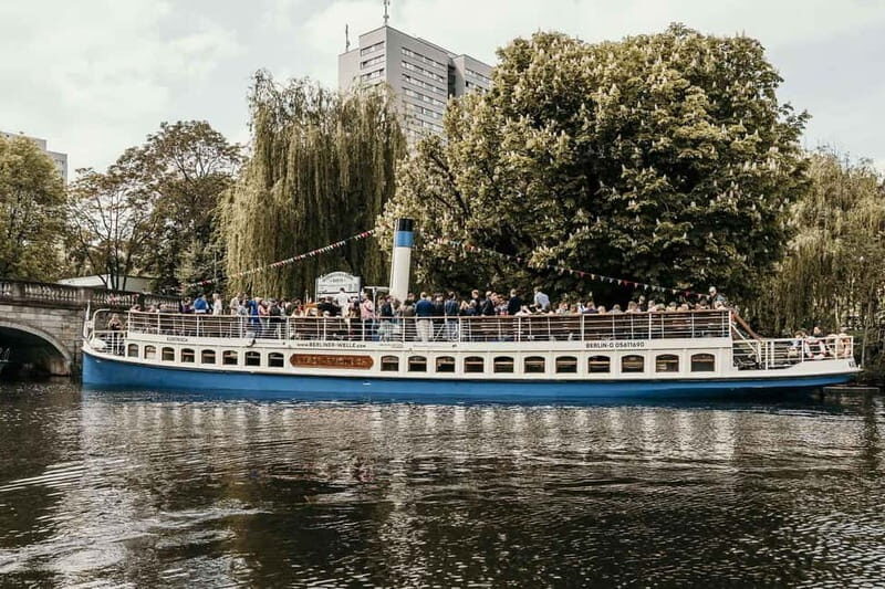 1h Berlin-Cruise with 140 year old electrified steamship - Food, Drinks, and Extras