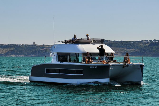1H Power Catamaran up to 18 People in Lisbon - Meeting and Pickup Information