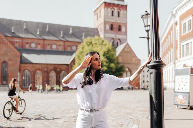 1H Private Photoshoot in Old Town of Riga - Who Would Love This Tour?