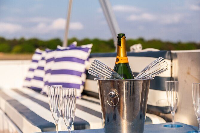 1h-Relaxing day or sunset cruise in Montreal - FAQ