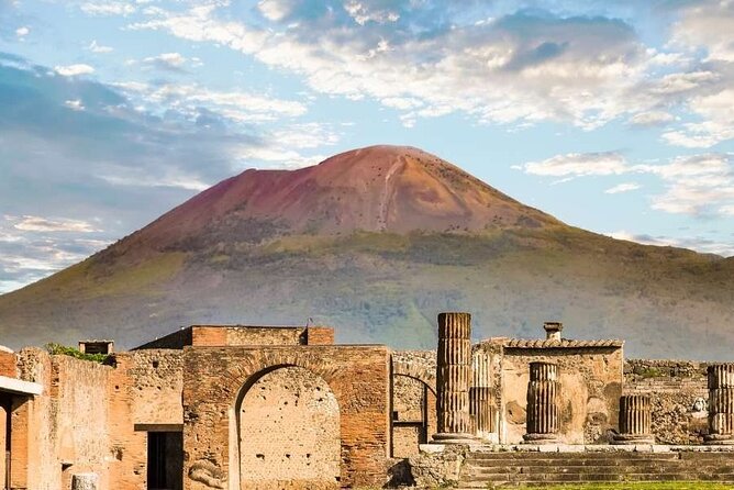 2.00 pm - Pompeii and photos Panoramca di Napoli (Afternoon) - The Sum Up