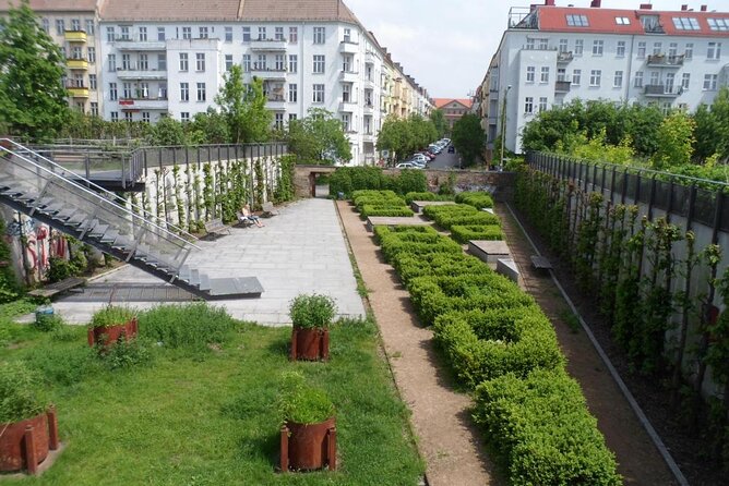 2.5-Hour Berlin Wall and Memorial Sites Walking Tour - Meeting Point Details and What to Expect