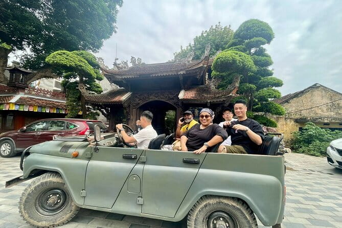 2.5 Hour City Ride of Saigon By Open Army Jeep - Exploring Saigon in Style: A Closer Look at the Jeep Tour