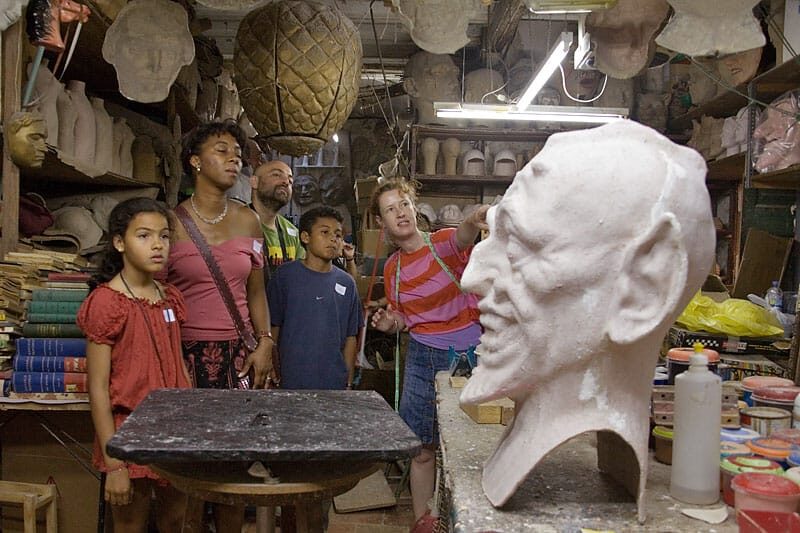 2.5-Hour Kids & Family Walking Tour in English - Key Points