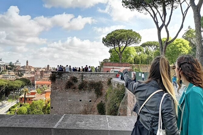 2.5-Hour Night Tour of Rome by Luxury Golf Cart - What to Expect From Your Tour Guide