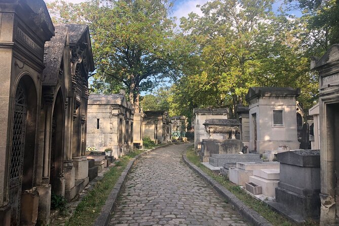 2.5 Hour Walking Tour of Père Lachaise Cemetery from Paris - The Value of the Experience