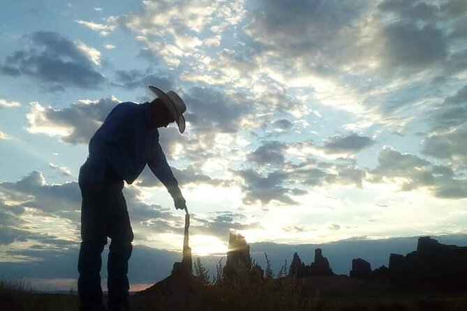 2.5 Hours Monument Valley Historical Sightseeing Tour by Jeep - Booking Information and Pricing