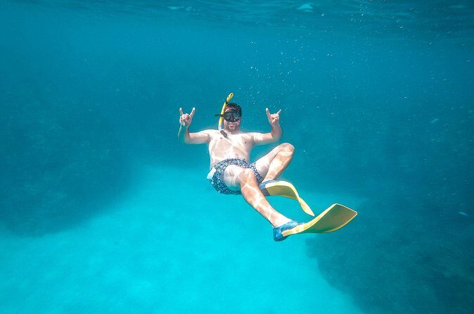 2.5hr Private Catamaran Cruise with Snorkeling, Bar, Food - FAQs