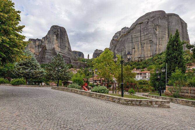 2-Day Delphi Meteora Tour From Athens - Customer Feedback and Experience