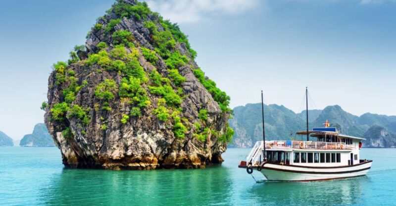 2-Day Ha Long Bay Cruise with Activities - Key Points