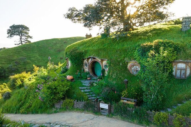 2 Day Hobbiton Waitomo Caves Raglan Private Tour from Hamilton - Practical Considerations and Tips