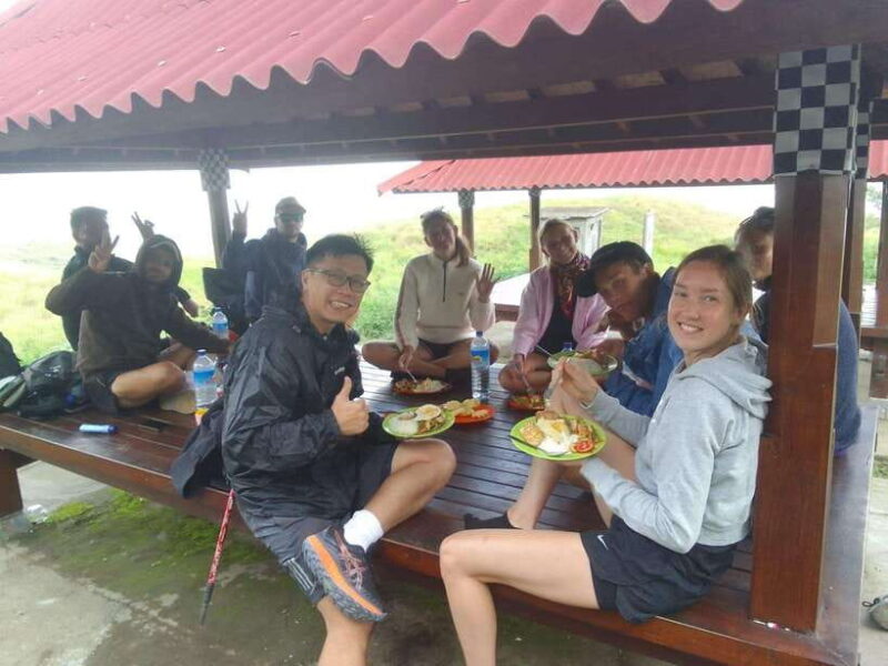 2-Day Mount Rinjani Trekking Summit Tour from Sembalun - Key Points