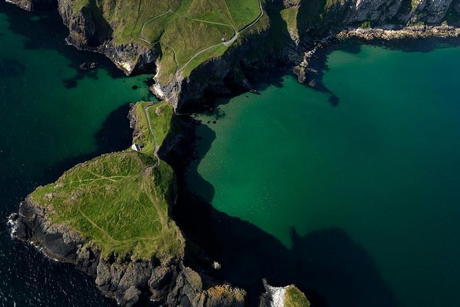 2-Day Northern Ireland Tour From Dublin Including Belfast and Giants Causeway - Inclusions and Accommodations