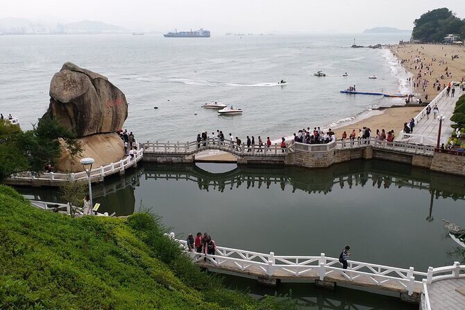 2-Day Private Sightseeing Tour of Xiamen City Highlights and Toulou Cluster - Day 1: From Seaside Charm to Cultural Heritage