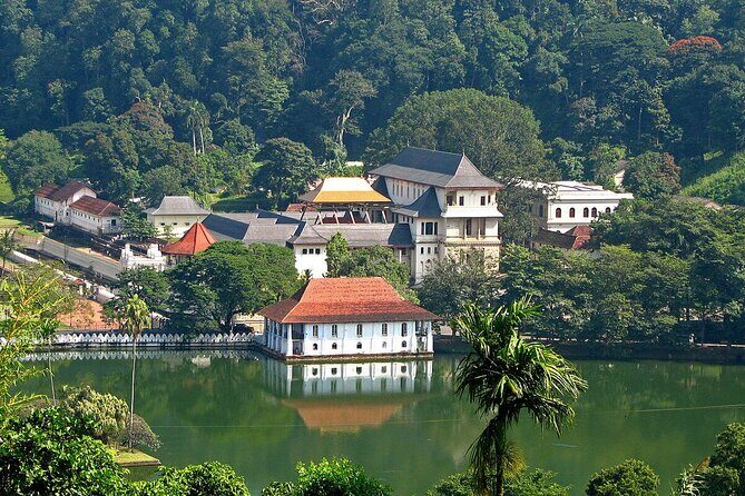 2 Day Private Tour of Kandy, Sigiriya & Dambulla - All Inclusive - A Deep Dive into the 2-Day Itinerary