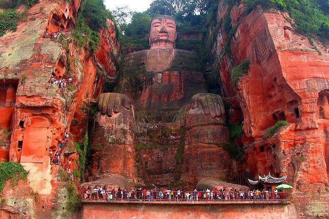 2-Day Private Tour of Leshan Grand Buddha and Emei Shan including Monastery Stay - Exploring the Itinerary in Detail