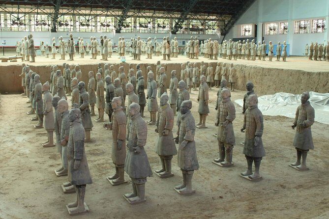 2-Day Private Tour: Terracotta Warriors and Huashan Mountain - Day 1: Marveling at the Terracotta Warriors and the Old City