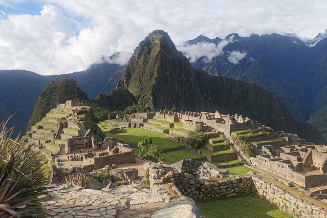 2-Day Tour in Sacred Valley and Machu Picchu From Cusco - Exploring Machu Picchu