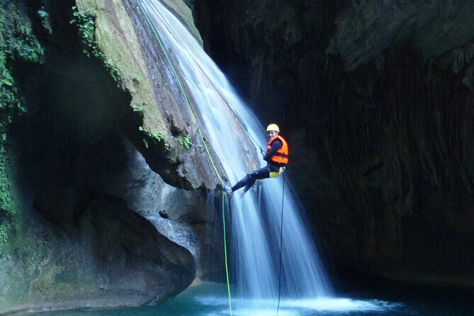 2-Day Tour with Canyoning and Rappelling to the Infiernillo Canyon - Day 1: Setting the Scene