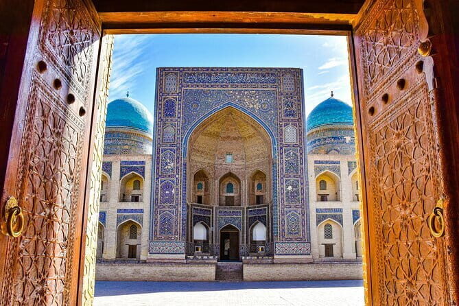 2 Day Ukhum Hiking Tour from Bukhara - The Sum Up