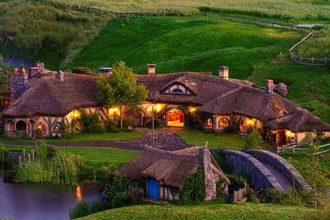 2 Day Waitomo Caves, Hobbiton Movie Set and Rotorua Tour from Auckland - Practical Aspects and What You Should Know