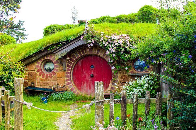2 Day Waitomo Caves, Hobbiton Movie Set and Rotorua Tour from Auckland - FAQ