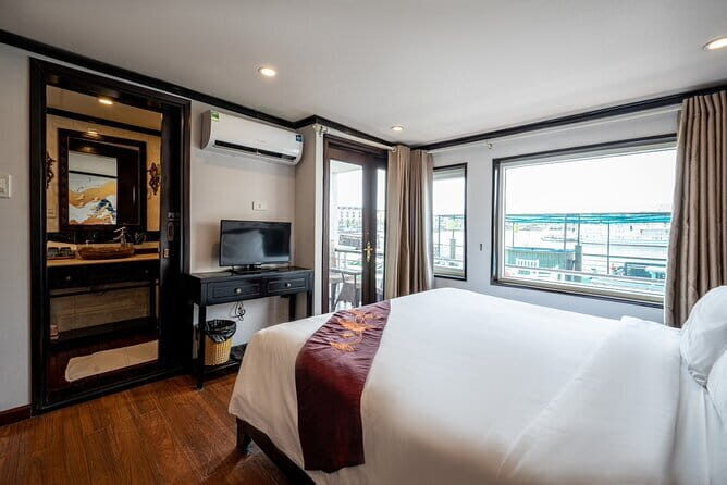 2 Days 1 Night Amanda Premier Cruise to Ha Long Bay from Hanoi - FAQ