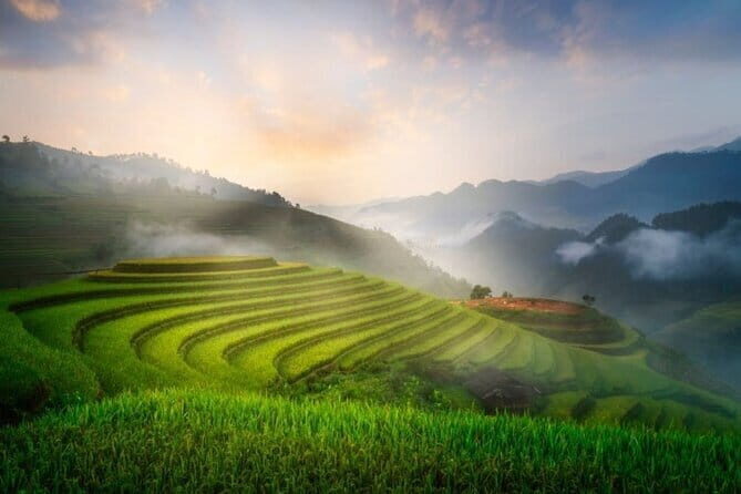 2-Days 1-Night Sapa Trekking at 4 Star Hotel - Visiting Cat Cat Village