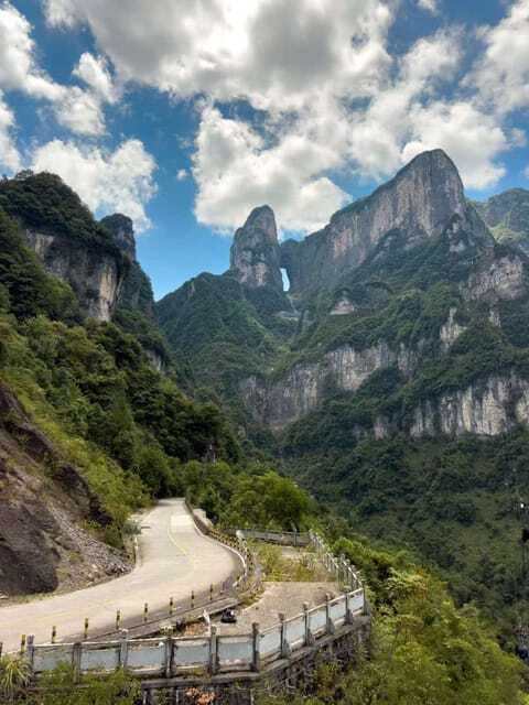 2 Days Classic Tour to ZJJ National Forest Park & Tianmen Mt - Who Should Consider This Tour?