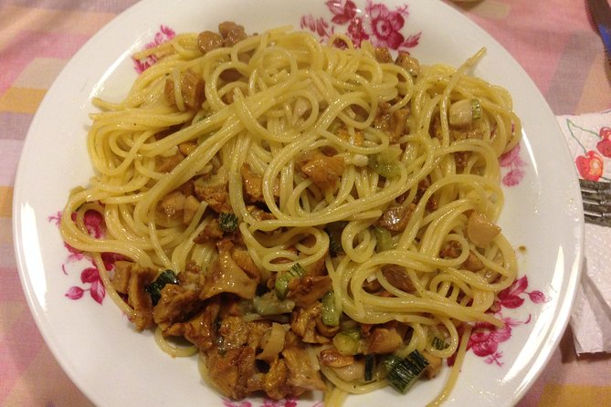 2 days: Hike the peak, Kayak the lake, visit Castle and best food - Practical Details and What to Expect