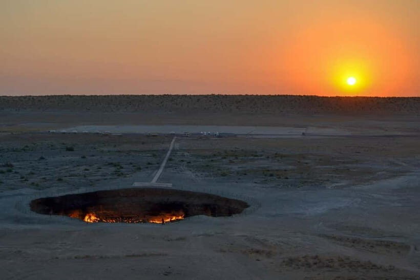 2 Days Private and Guided Cas Crater Tour from Uzbekistan - The Sum Up