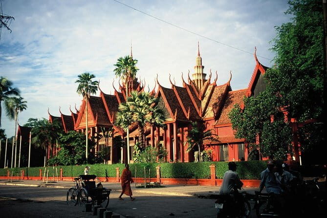 2 Days Private Guide Tour Phnom Penh Heritage - Exploring Phnom Penh in Two Days: A Guide to the Heritage Tour