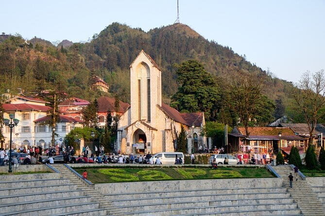 2 Days Sapa Trekking by Limousine from Hanoi - Key Points