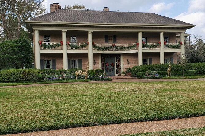2 Hour December Holiday Lights Tour - Exploring Houston’s Holiday Lights in Style