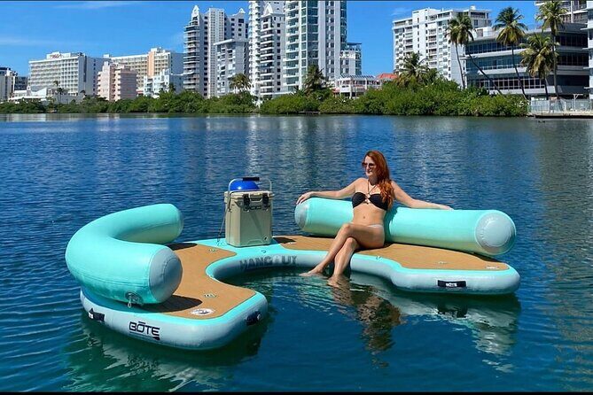 2-Hour Floating Hangout in Condado with Prosseco and Charcuterie - What is the Floating Hangout Experience?
