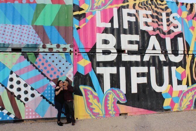 2-Hour Fremont Walking Tour with Photos and Champagne - Discovering Fremont Street: The Heart of Old Vegas
