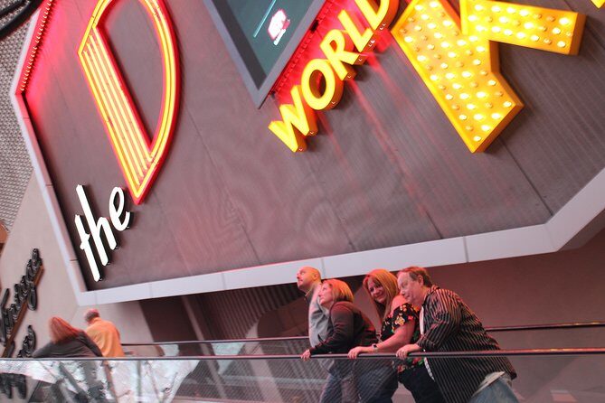 2-Hour Fremont Walking Tour with Photos and Champagne - What’s Included and What’s Not