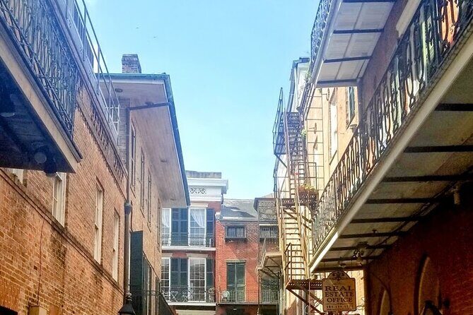 2-Hour French Quarter Ghost Walking Tour in New Orleans - What Makes This Tour Stand Out?