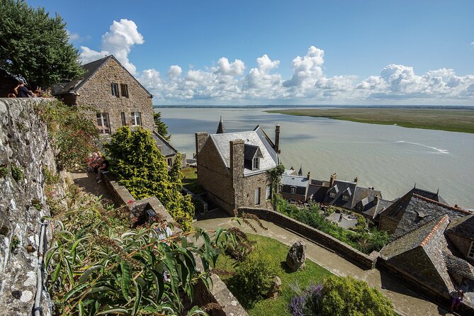 2-Hour Guided Walking Tour of the Mont Saint Michel - Panoramic Views From the Summit