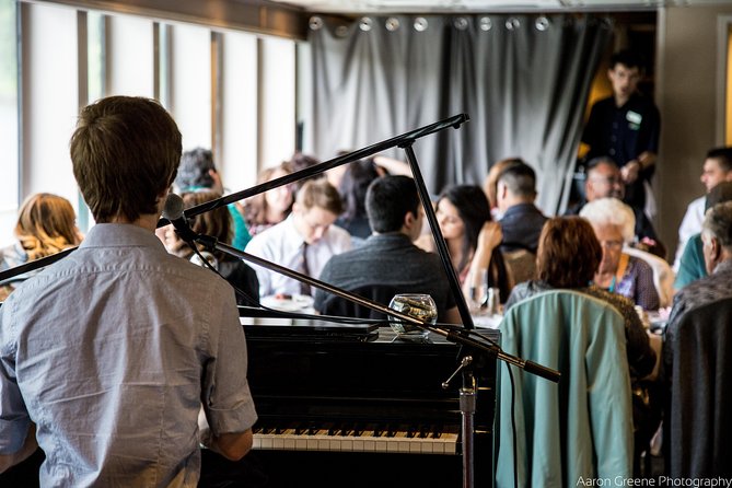 2-hour Lunch Cruise on Willamette River - Captivating Views and Entertainment