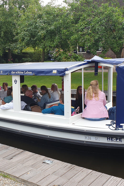 2 hour Luxury Private Closed Boat Tour with Local Guide - The Sum Up
