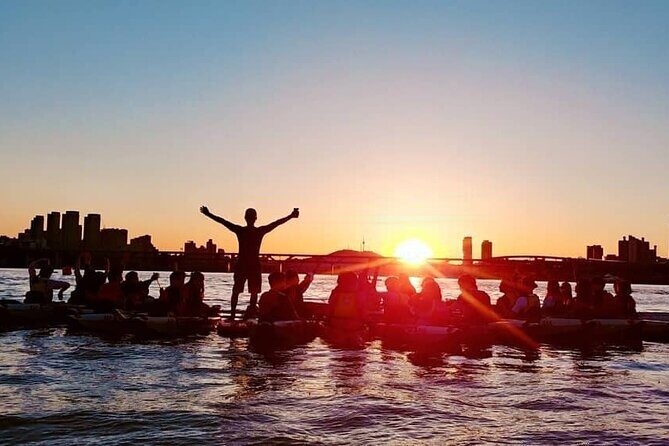 2-Hour Private Kayaking and Paddleboarding Experience in Hanriver - Detailed Breakdown: What to Expect on the Water
