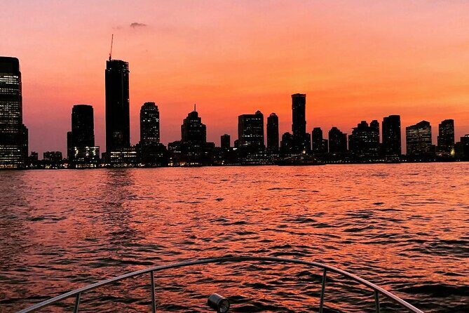 2-hour Private Luxury New York City Sunset Boat Tour - Who Should Consider This Tour?