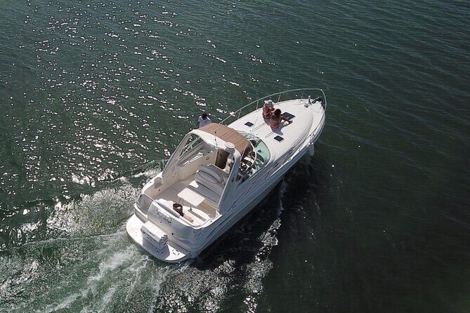 2-hour Private Sunset Cruise on a luxury yacht in Cancun Bay 25P18 - Key Points