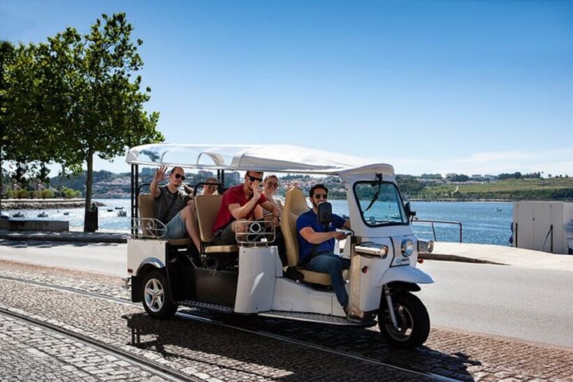 2 Hour Private Tuktuk Tour in Porto to Monastery and Cellars - Key Points