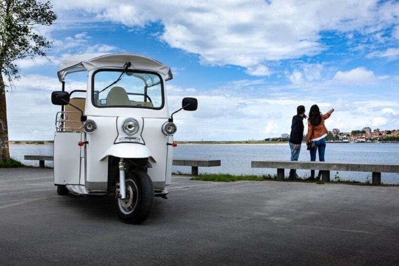 2 Hour Private Tuktuk Tour in Porto to Monastery and Cellars - What to Expect from Your Tuktuk Ride