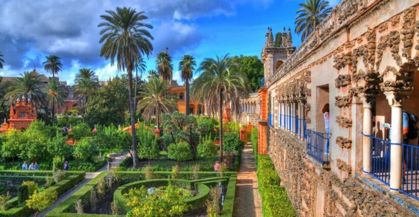 2-Hour Private Walking Tour in Alcazar of Seville - Why a Private Tour of the Alcázar is a Smart Choice