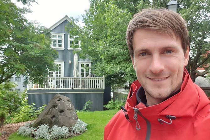 2-Hour Reykjavik Private Walking Tour - Visiting the Parliament House and City Hall