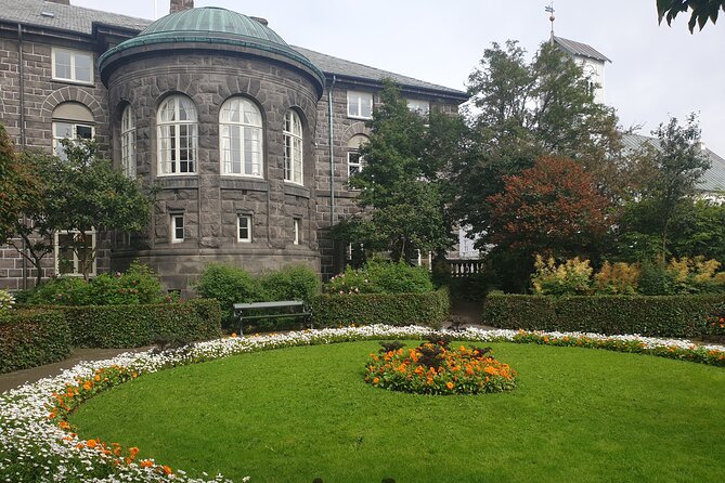 2-Hour Reykjavik Private Walking Tour - Taking in Reykjaviks Rich Culture and History