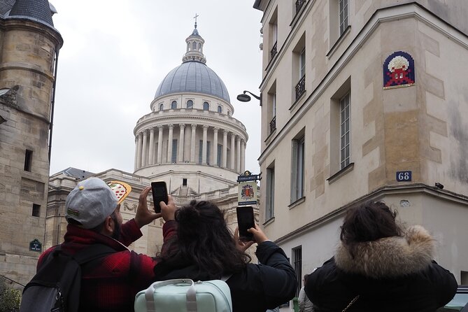 2 Hour Street-art Walk and Space Invaders Hunt in Paris - Tour Features